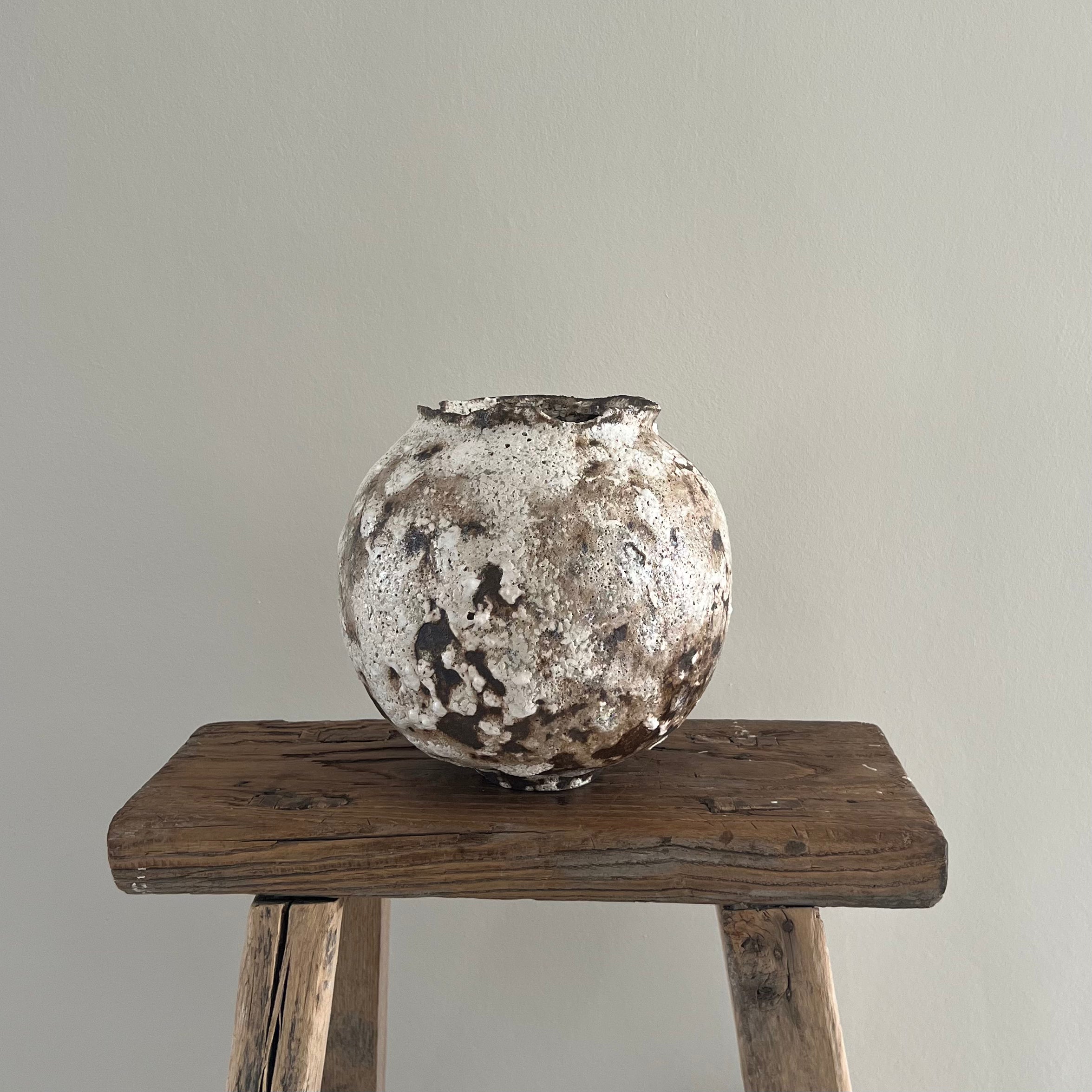 MOON JAR NO.4 | DORA GOOD – COLLECTION NOIR